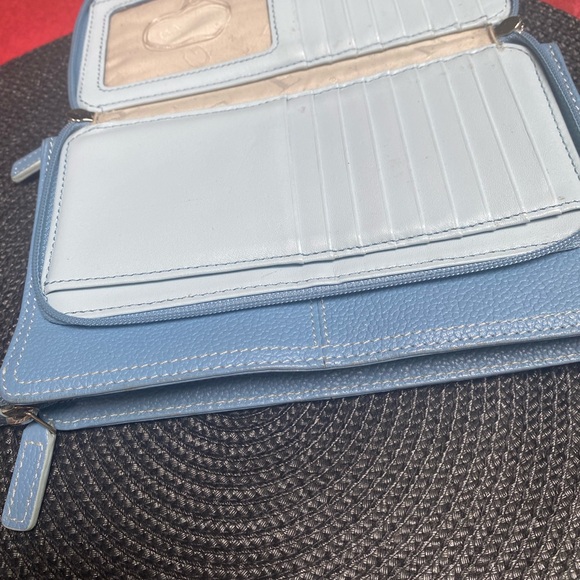 Levenger | Bags | Pebbled Leather Wallet Multiple Pockets Levenger ...